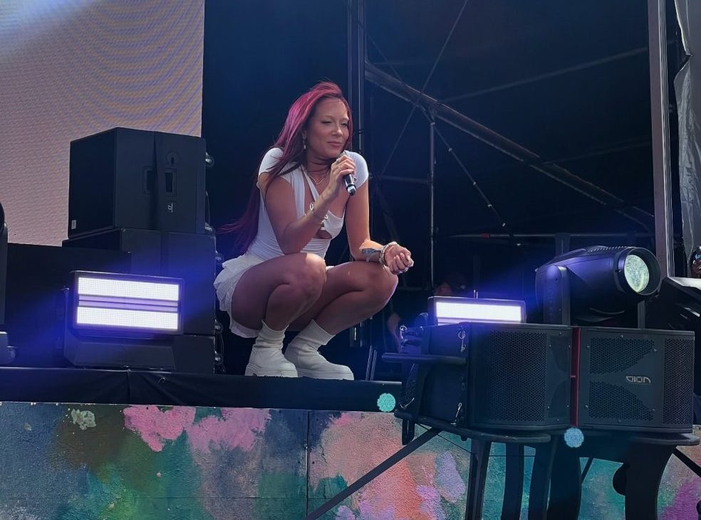 Leicester Singer Morgan Munroe Shines at Glastonbury Festival ...