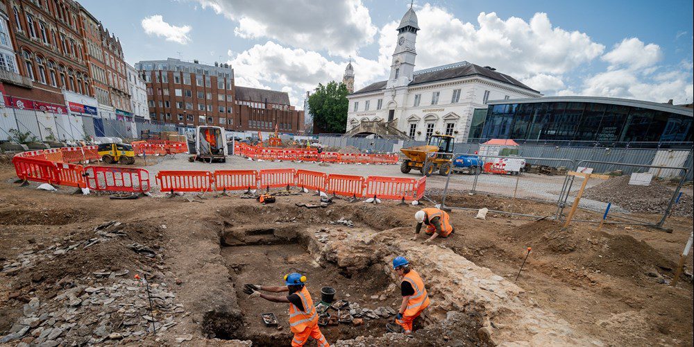 2,000 Years of History Unearthed Beneath Leicester’s Market Place ...